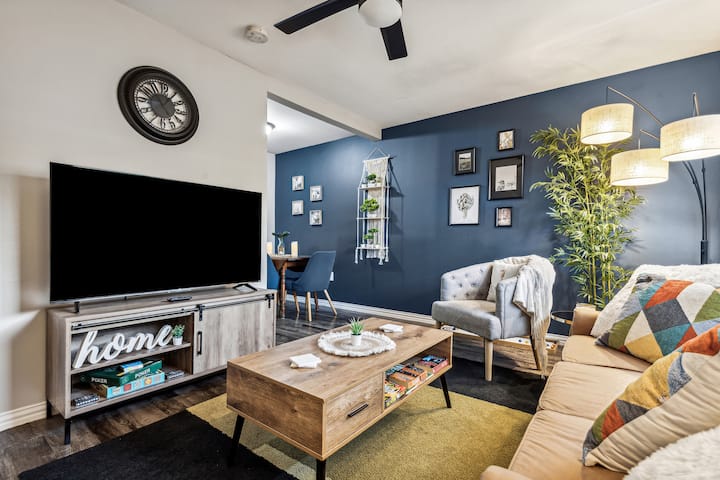 Delight 1bd: At&t Walkable & In The Heart Of It! - Arlington, TX