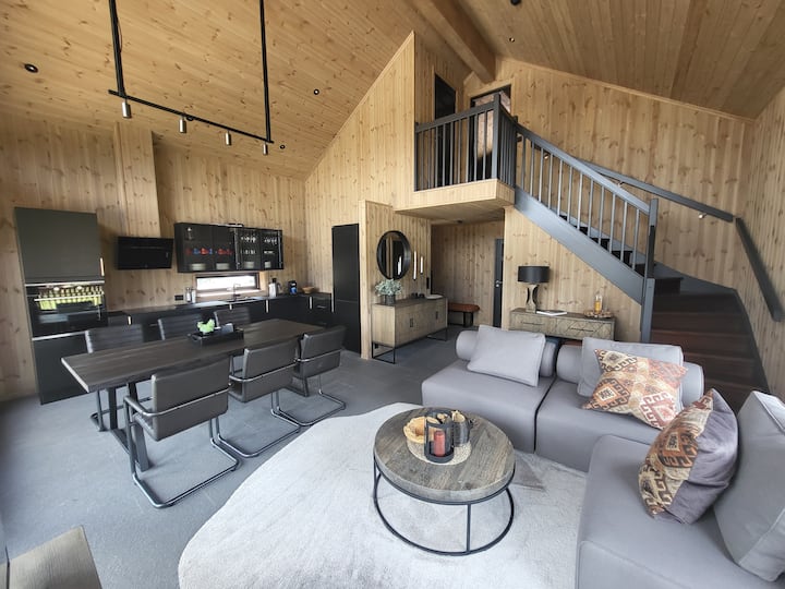 Elegant Black Chalet With Top Amenities In Vrådal - Norway