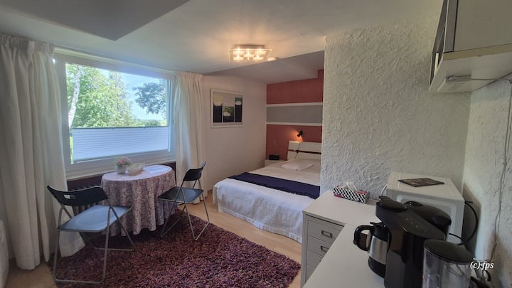 Separate Room With Own Access - Stuttgart