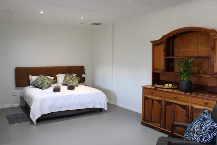 Little House In The Valley - Paarl