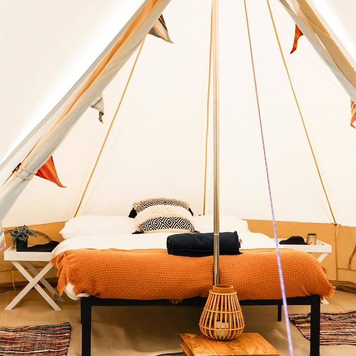 Fully Furnished Bell Tent Lathe Barn - Dymchurch
