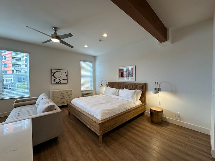 Spacious Top-floor Loft In Vibrant Little Italy - Mission Hills - San Diego