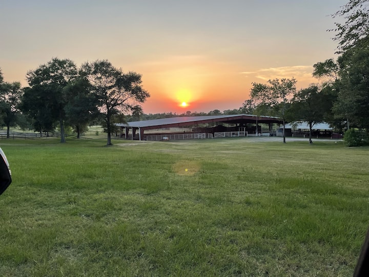 The Cottage At Cowboy City Ranch - Humble