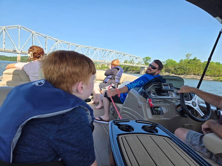 Swan's Getaway Lakeview Condo! - Coney Island, MO