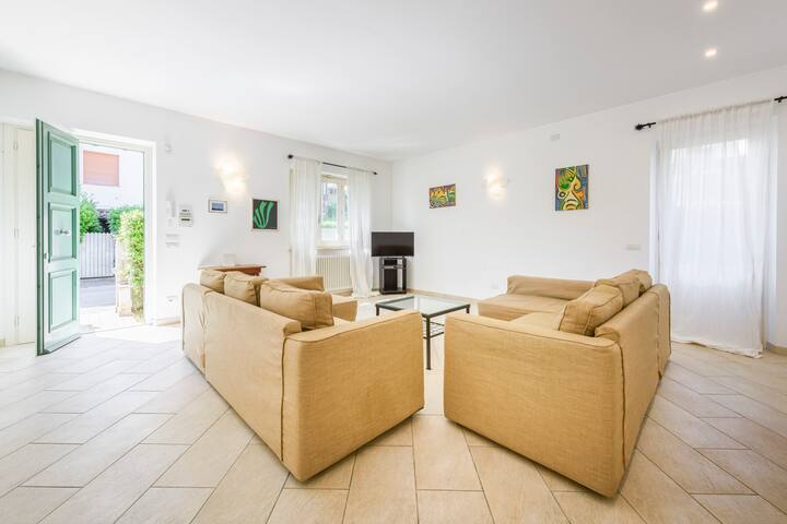 Villa In The Center Of Fdm - Forte dei Marmi