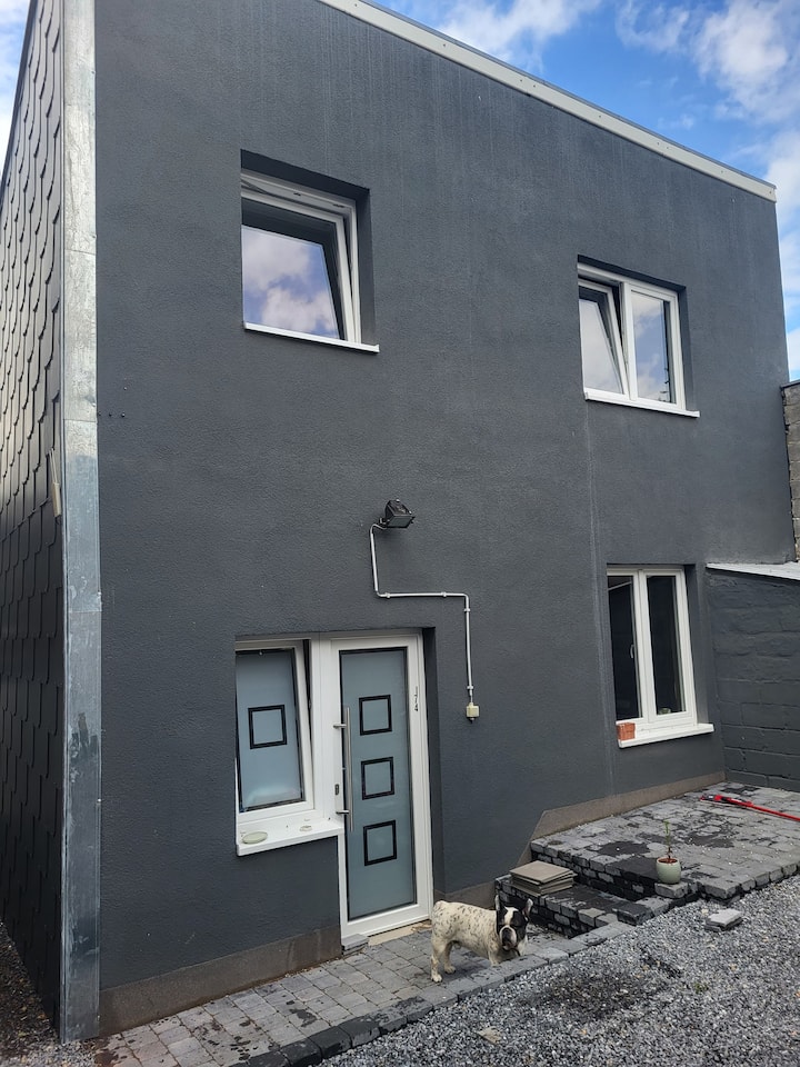 Petite Maison Avec Jardin. - Liège