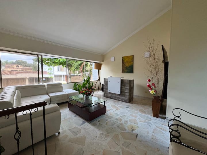 Casa Hotel Jardin Del Lago - Cali