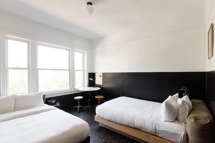 The Clyde By Kasa | Double Full Room - Portland, OR