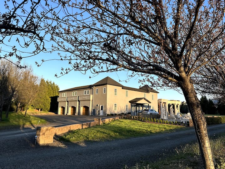 Chateau Herbe ~ Rosalind Carriage House 1bdr Apt - Ashland, OR