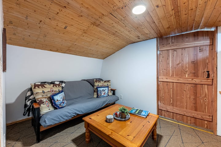 Cozy Rocky Fork Lake Cabin, W/ Dock & Rv Electric - Hickory Hills Lake, OH, United States