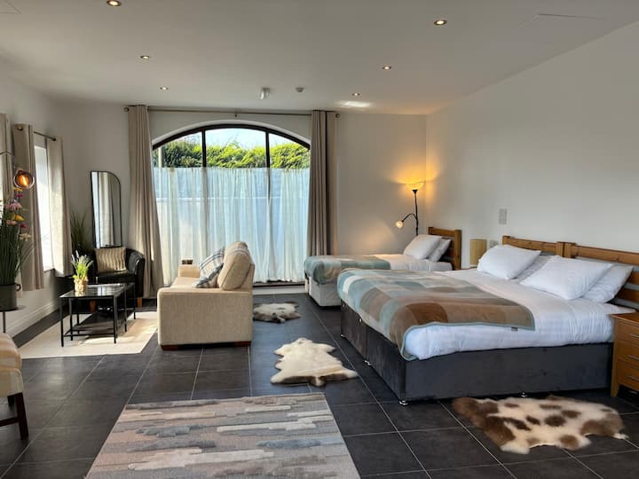 The Jewel Lodge & Spa Suite - Spa Not Included - Bantry