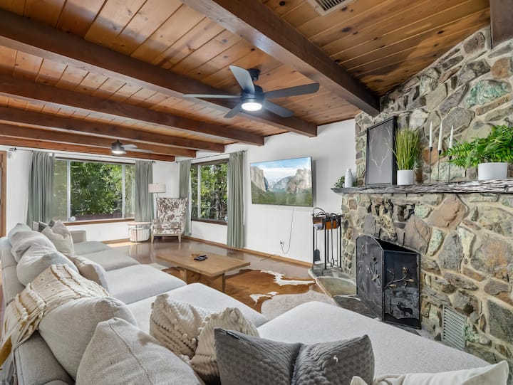 Game Room | Hot Tub | Fire Pit | 25 Min 2 Yosemite - Fish Camp, CA