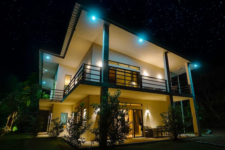 Casa De Las Rosas - Pedro Vicente Maldonado