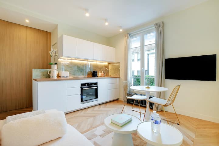 Suite Deluxe 1 By Les Maisons De Charloc Homes - Boulogne-Billancourt