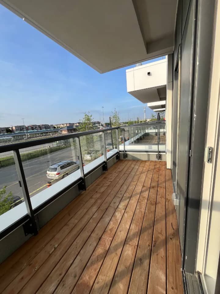 1 Full Private Home Next To Go Station - Brampton