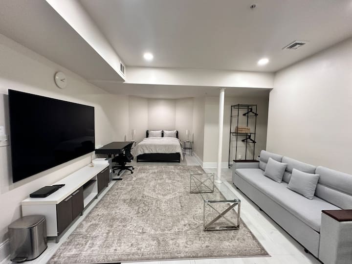 Studio Basement Apt Near Kop Mall & Train Station - Bucks County, PA