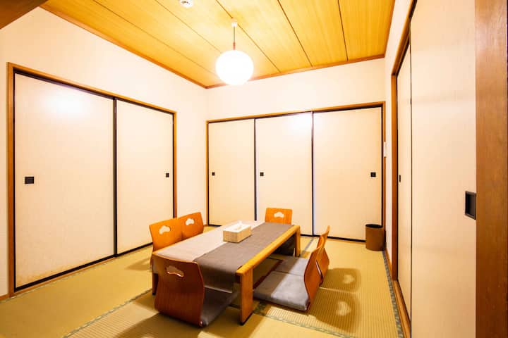 青森山田高校近くの2階建て一軒家貸切！最大12名まで！充実な設備と無料駐車場完備！ - Aomori, Japan