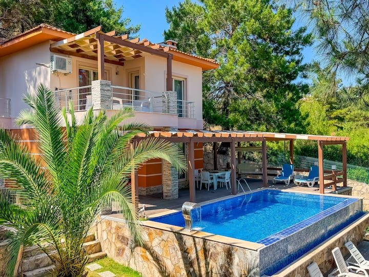 Villa Familiale Avec Piscine Privée & Cheminée - Davutlar