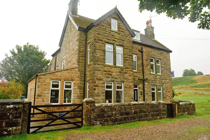 Heather Room, Halmer Grange. - Goathland