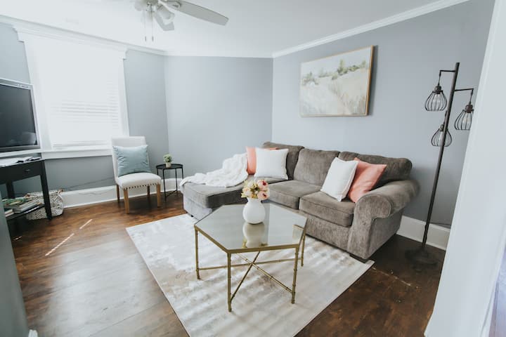 15 Mins Walk To Riverwalk, Brooklyn Arts Home! - Wilmington, NC