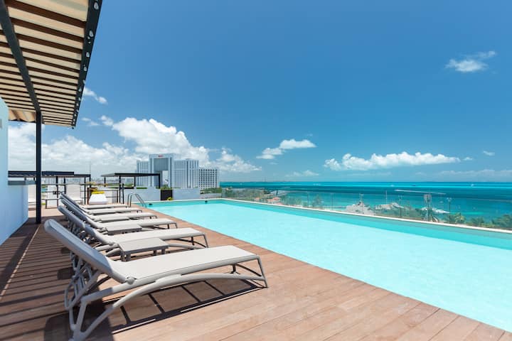 Playa Tortuga's Cozy Apt 4b W/ Beach View Pool - Cancún