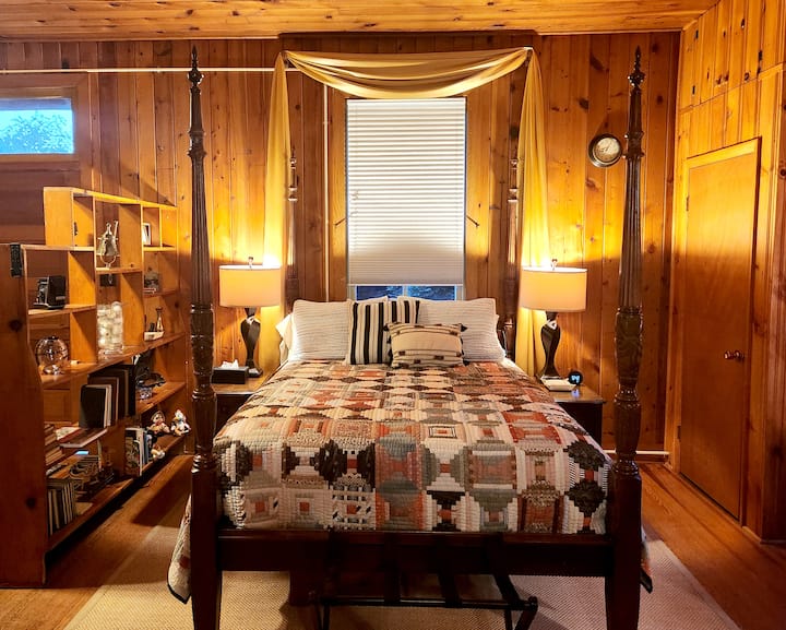 Back In Time | Peaceful Studio In Historic Church - Harpers Ferry, WV