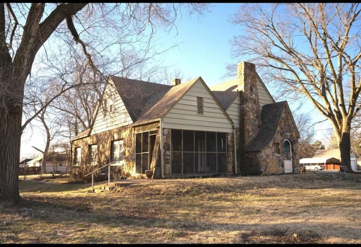 Charming Home By Fairgrounds - Springfield, MO