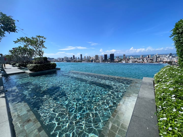 Georgetown Beacon | Skypool | Family & Baby |9 Pax - Penang