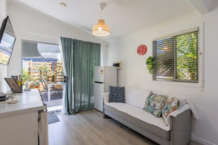 Zen Garden - 2 Bedroom Tiny Home ( Free Parking) - Brisbane