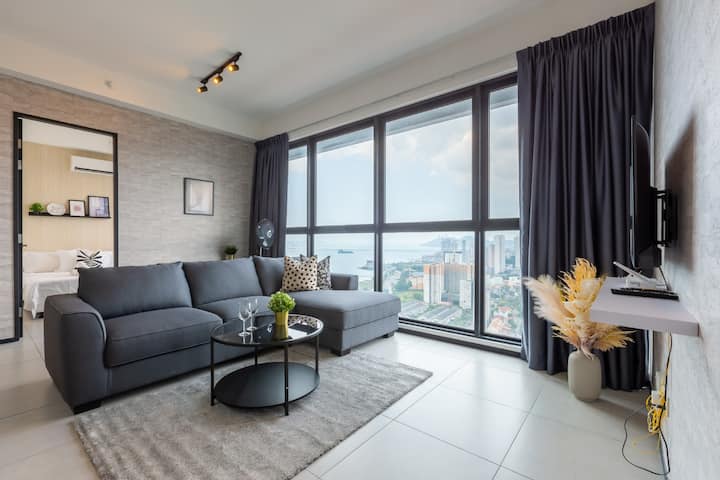 Seaview Urban Suites 2 @ 3 Rooms - George Town