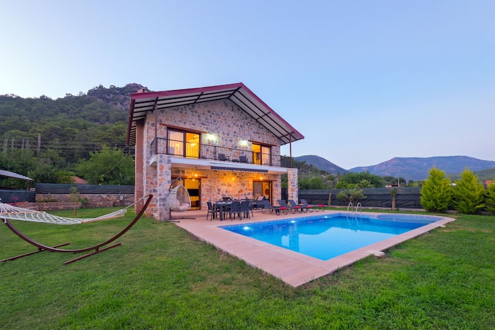 Villa Ada - Magnificent Stone House With Pool - Göcek
