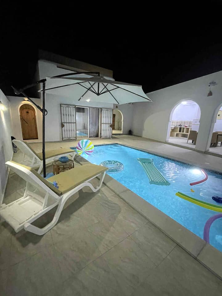 Villa Avec Piscine - 제르바