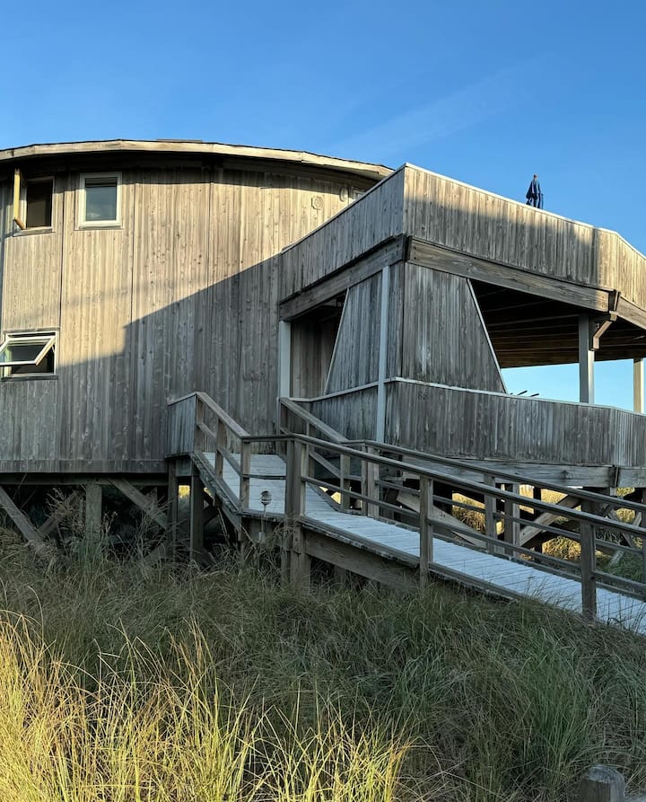 The Round House. Oceanfront In Fire Island. - Ocean Beach, NY
