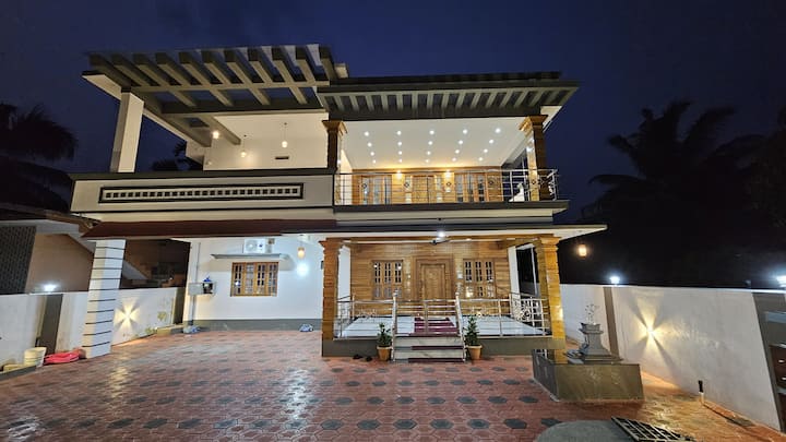 Vrindhavan Homestay 4bedroom Villa - Murdeshwar