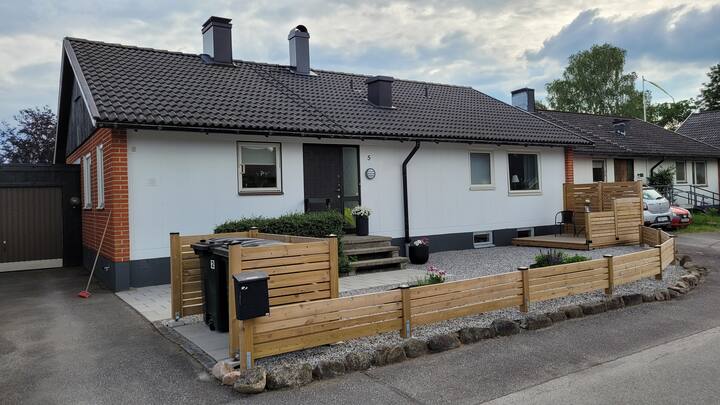 Fin Villa Centralt I Höör. - Höör