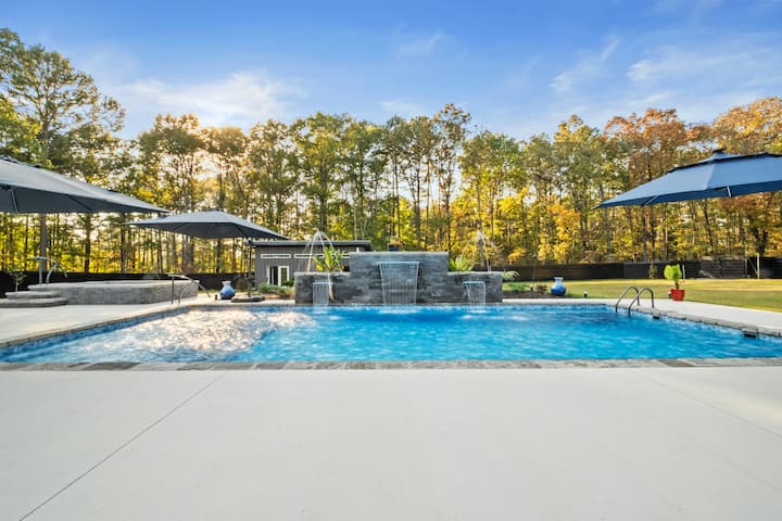 Private Boutique Resort | Pool + Hot Tub - Lake Hamilton, AR