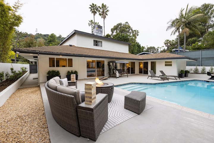 Luxury Hollywood Hills Villa With Private Pool - Los Angeles, CA