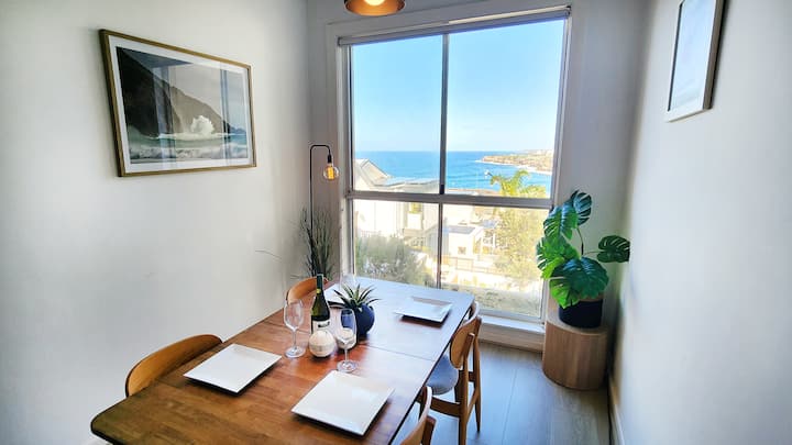 Relaxed Coastal Living With Fantastic Ocean Views - Bondi Beach
