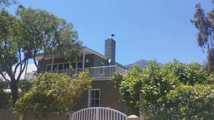 The Deck & Hull @ Ku'ulani Corner - Franschhoek