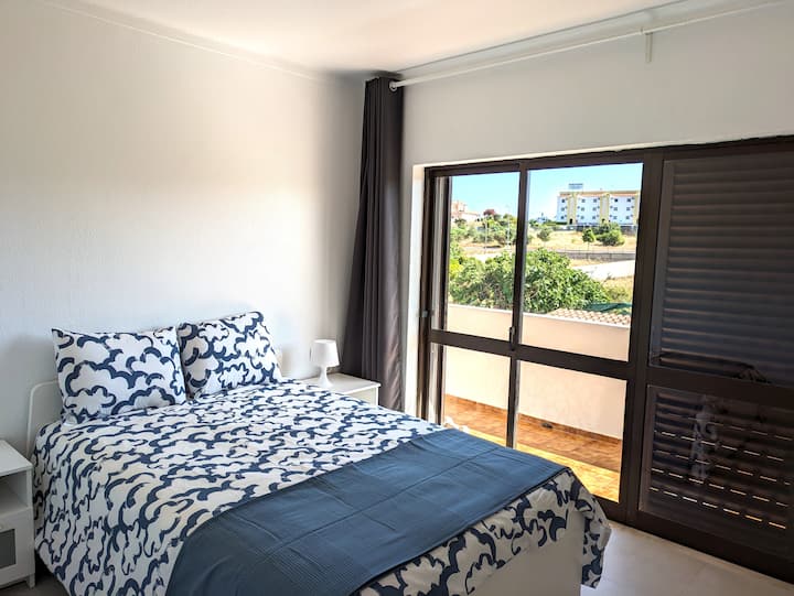 Refurbished Apartment, 1.5km From The Beach - Quarteira