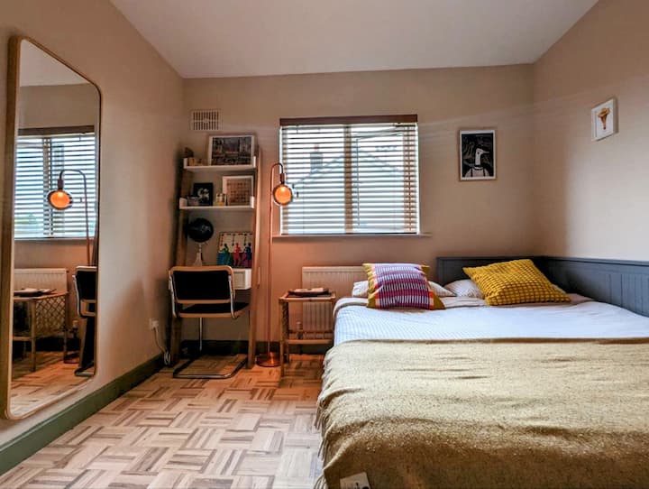 Paul & Calo's Place - Dublin