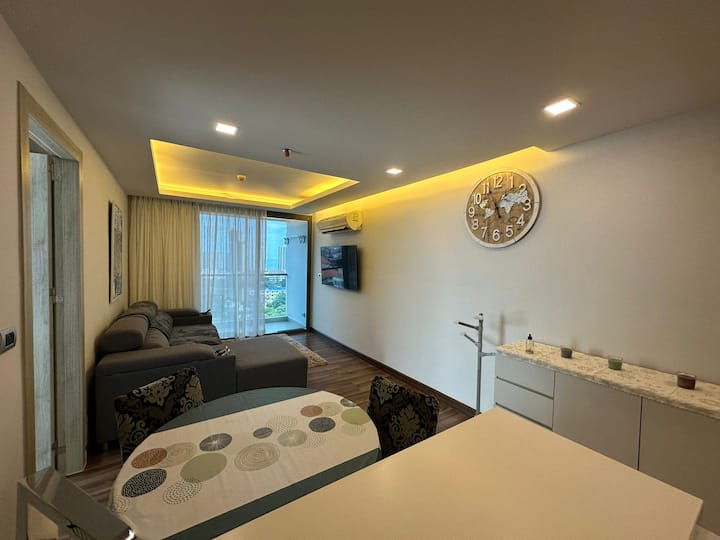 The Peak Towers Sea View - Pattaya City