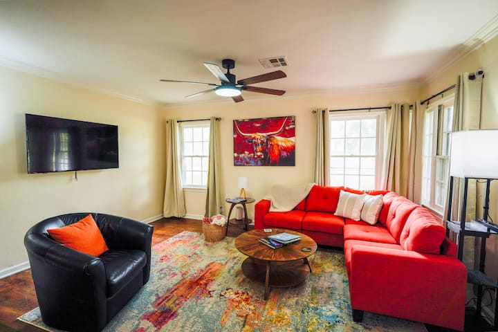 Central | King Suite | Walk 2 Expo | Downtown | Tu - Tulsa, OK