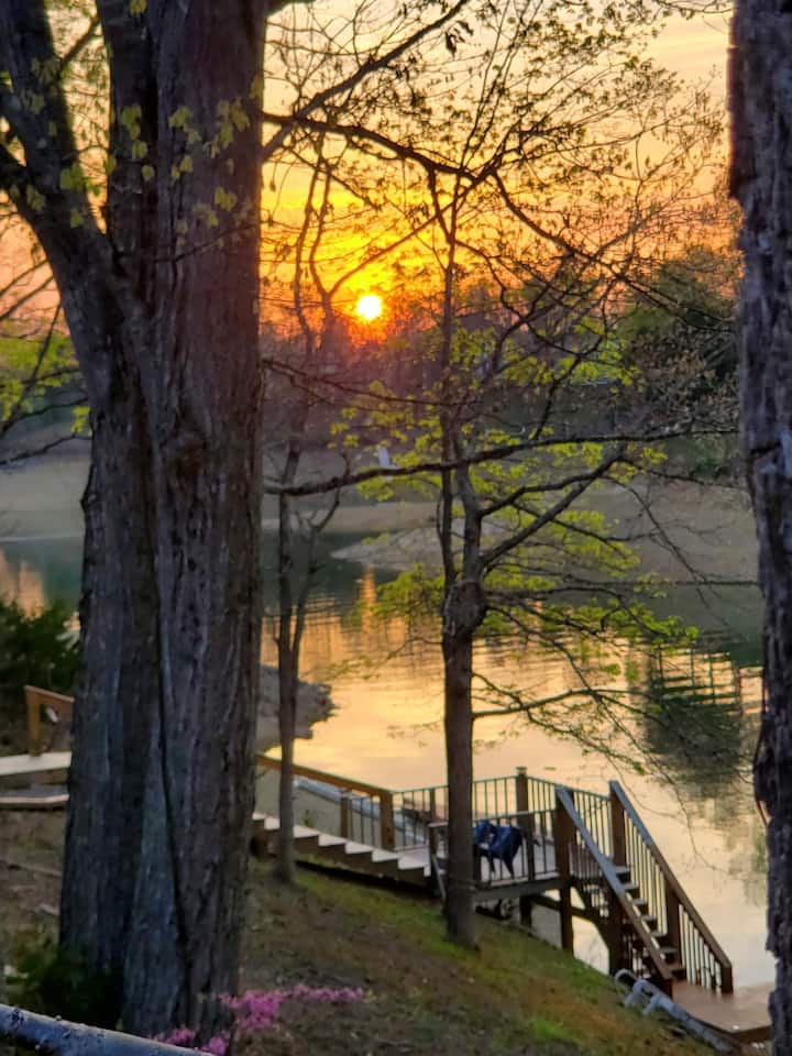 6 Bedroom Lake Front With Dock - Dandridge, TN