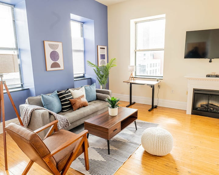 Vcu-capitol  Apartment King Bath Washer/dryer - Richmond, VA