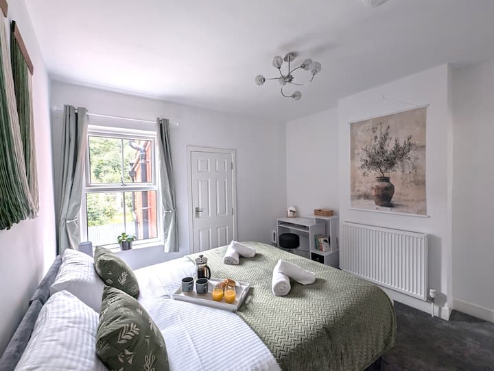 The Kett's Oasis (Kivi Real Estates Ltd) - Norwich