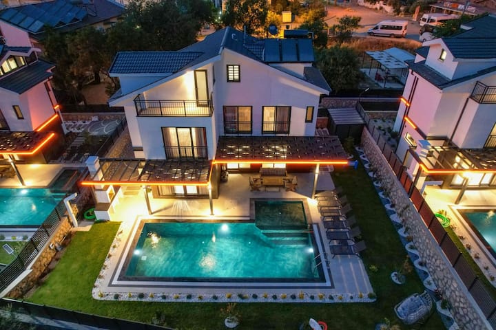 ÖLüdeniz 'De 4 Yatak Odalı Villa( Lna Vst2) - Ölüdeniz