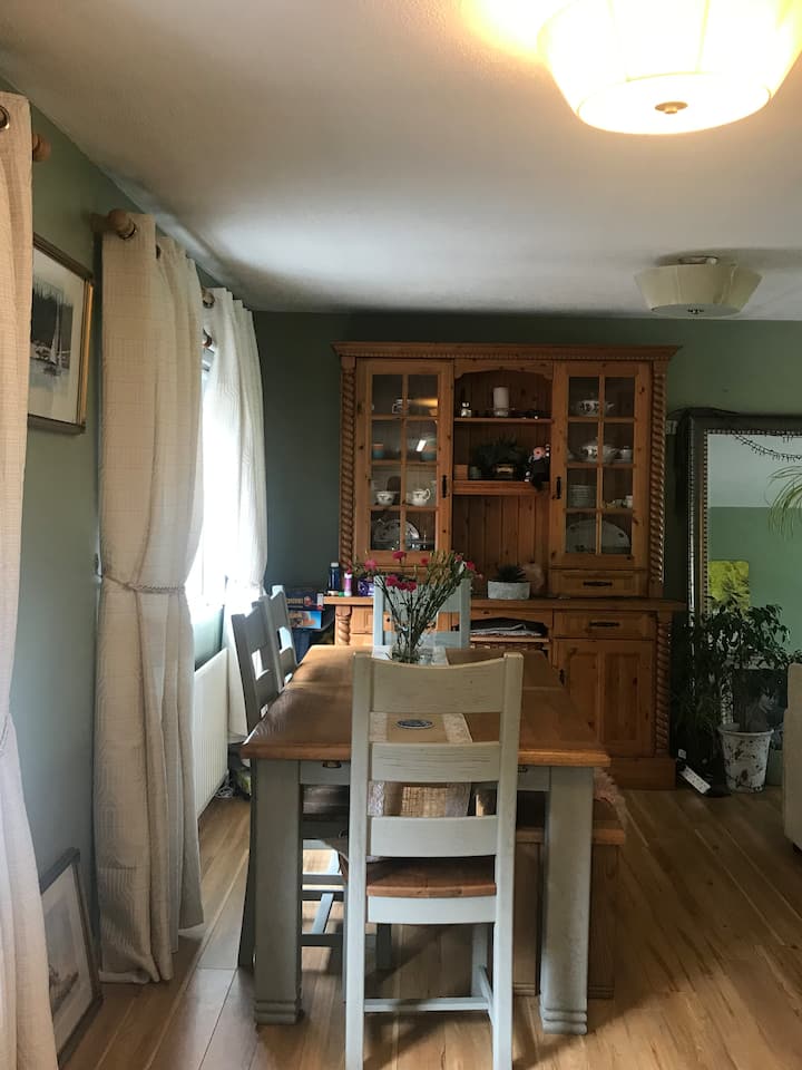 Second Room - In Countryside - Cashel