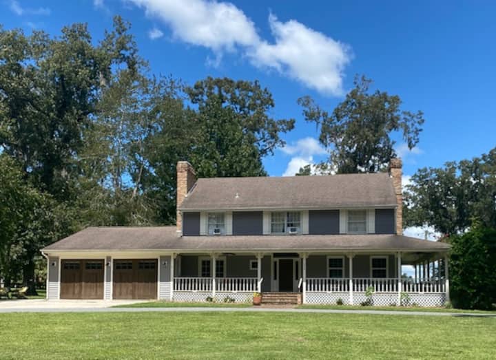 Charming Spring Creek Farmhouse Retreat - Ocala, FL