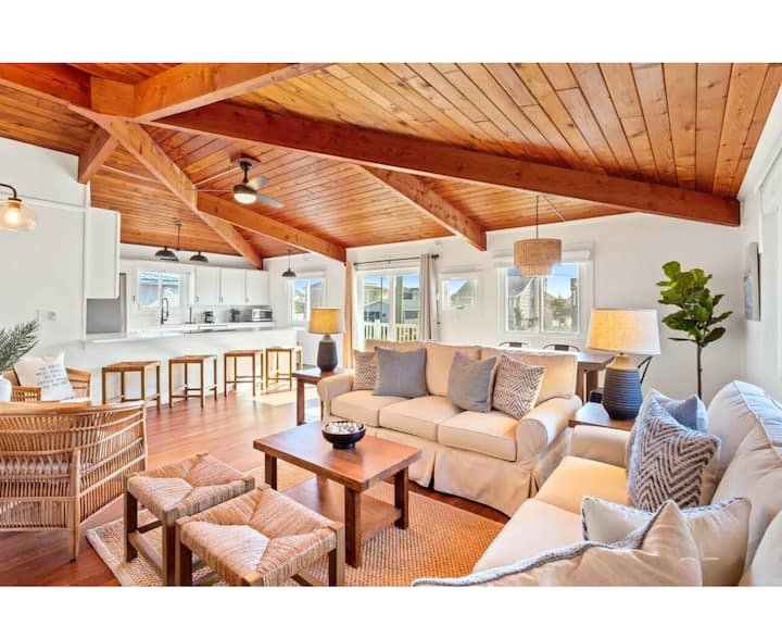 Fully Renovated! Beach 1 Block! - Nags Head, NC